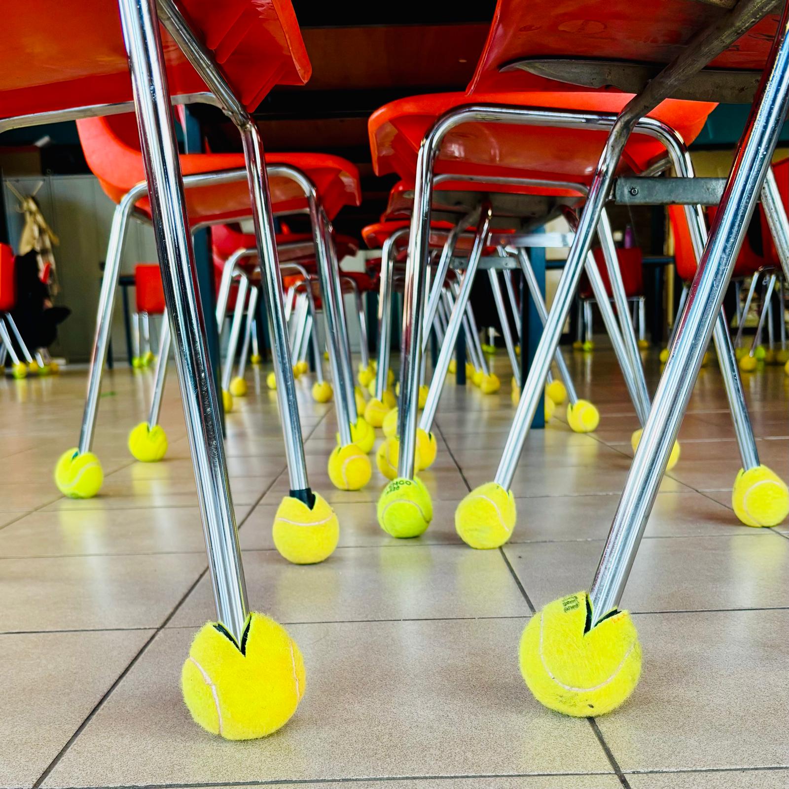 Les balles de tennis ont transformé notre cafétéria ! 🥎 – APEEE – EEB2 ...